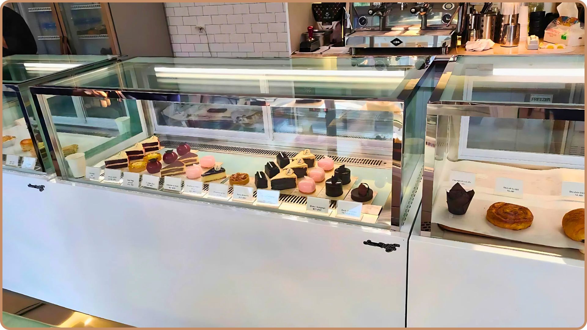 Cake Chiller | Snow Village